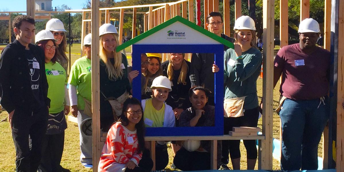 Benefits of community service for college students | Habitat for Humanity